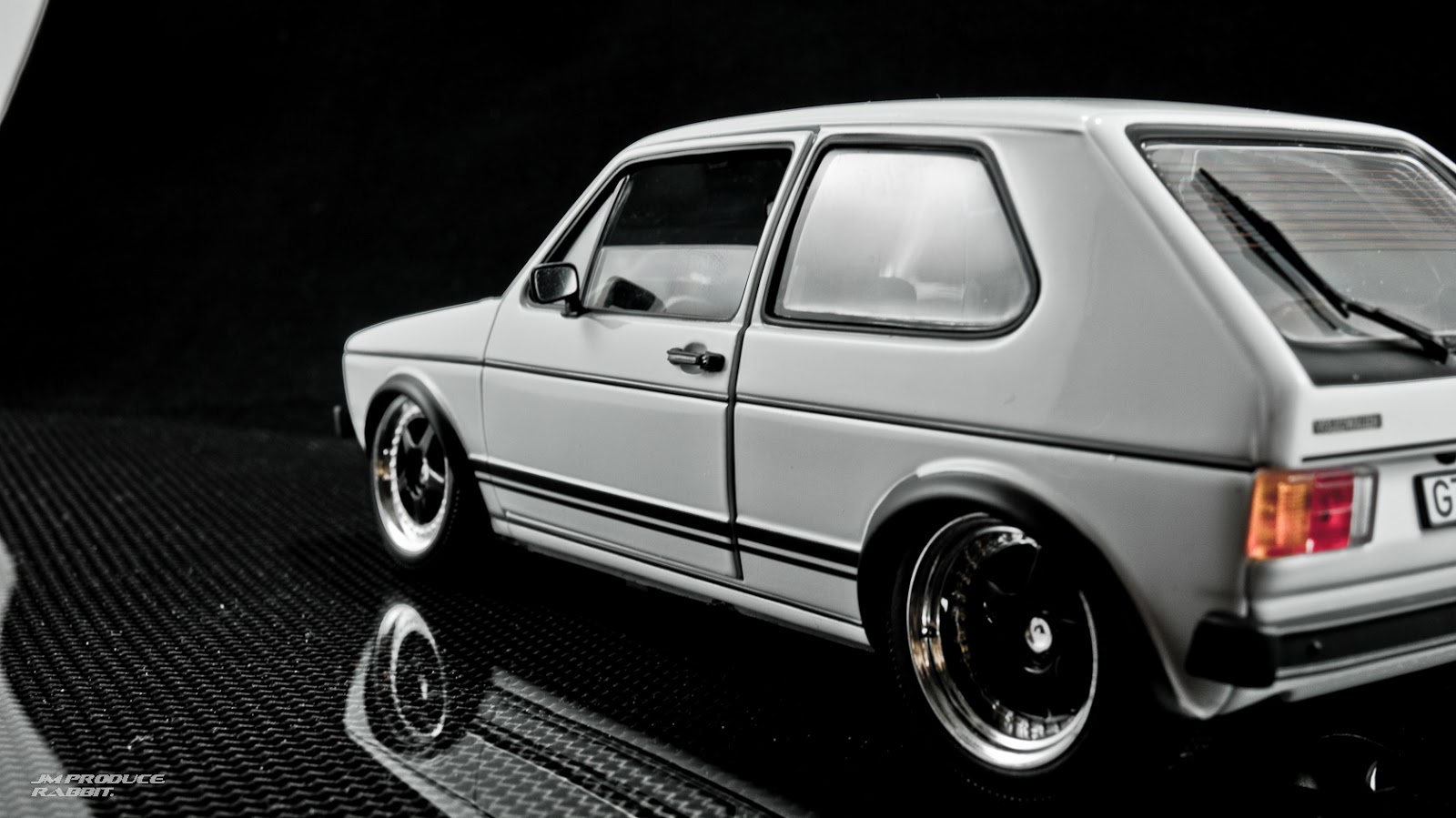 *: VW Golf MK1 (Rabbit) Lay-low and Hellaflush (Norev 1:18)