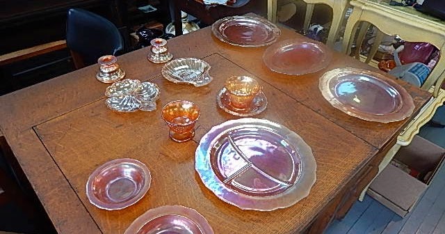 13909 Antiques: Vintage 97 Pc. Carnival Glass Dinner Setting