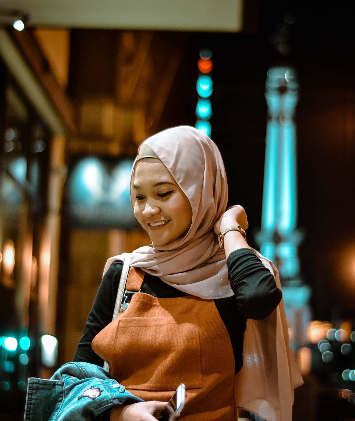 Someone Is Coming! - P R E T T Y . M O N S T E R