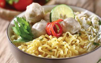 Resep Sup Mie Bakso Pakai Mie Instan Kuah Segar - County Food