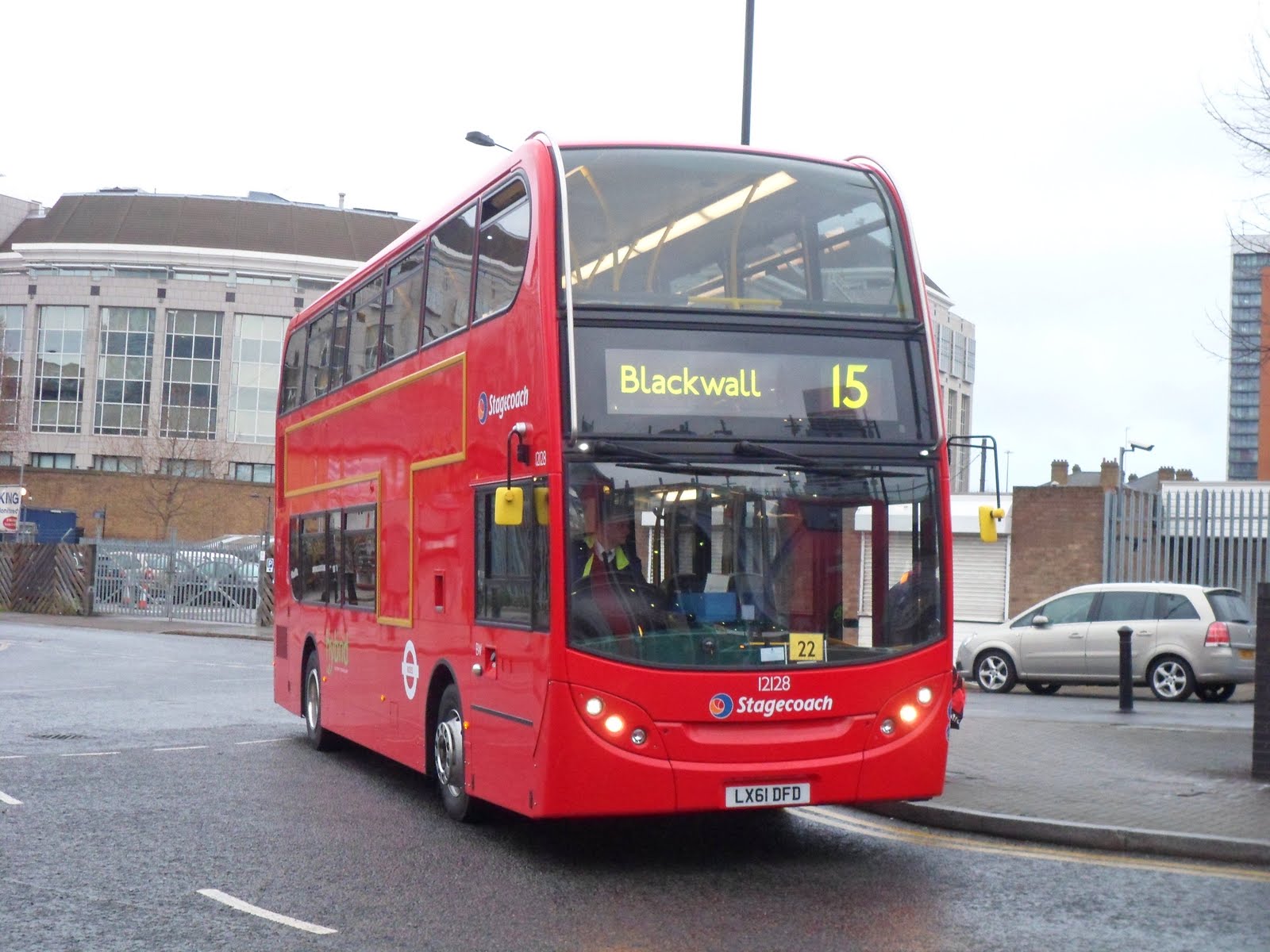 The Circle of London : Hybrids for Route 15