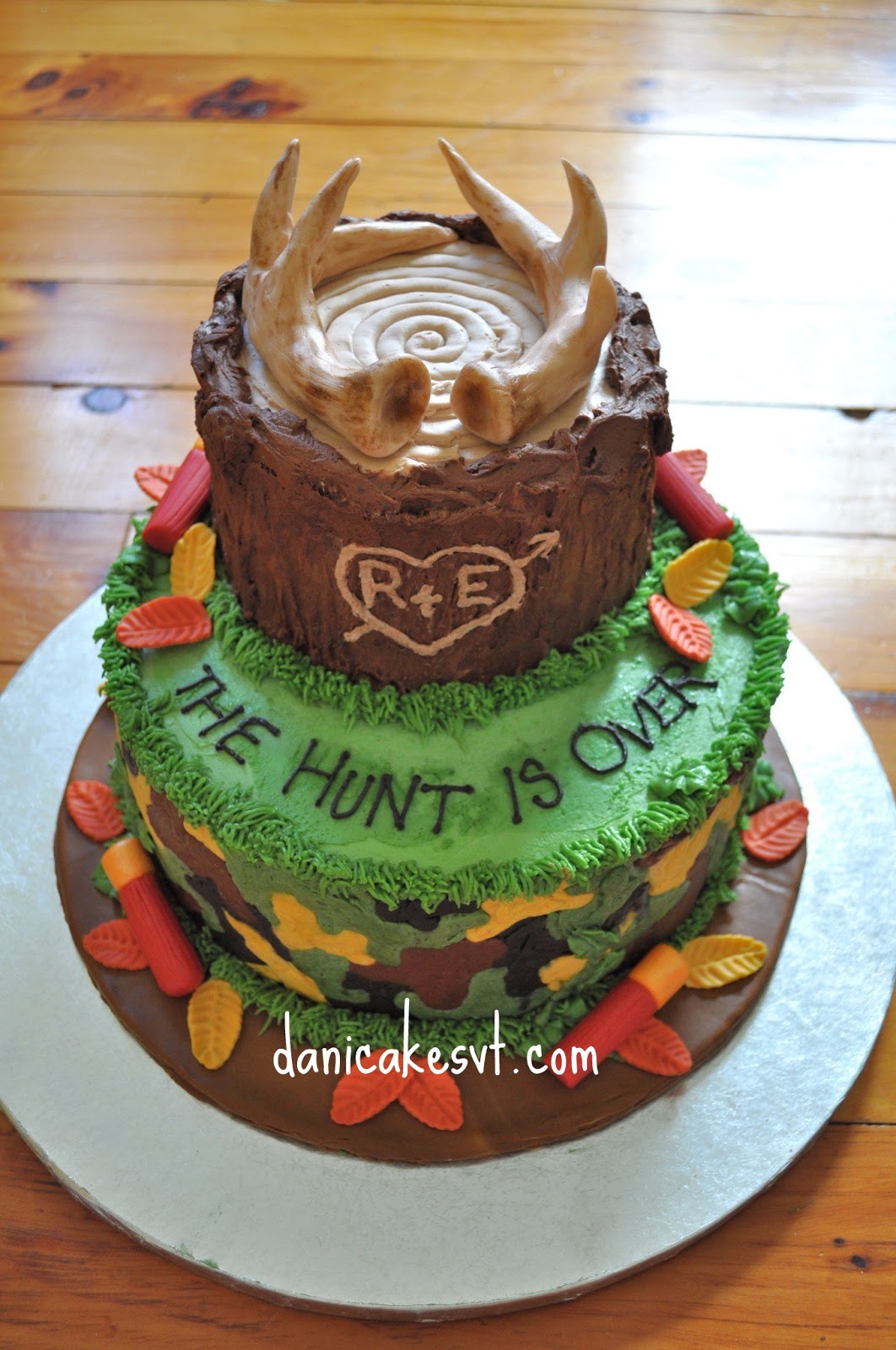Dani Cakes: Hunting Groom's Cake