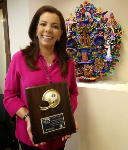 Teotihuacan en línea: Carolina Monroy recibe premio del Salón de la ...