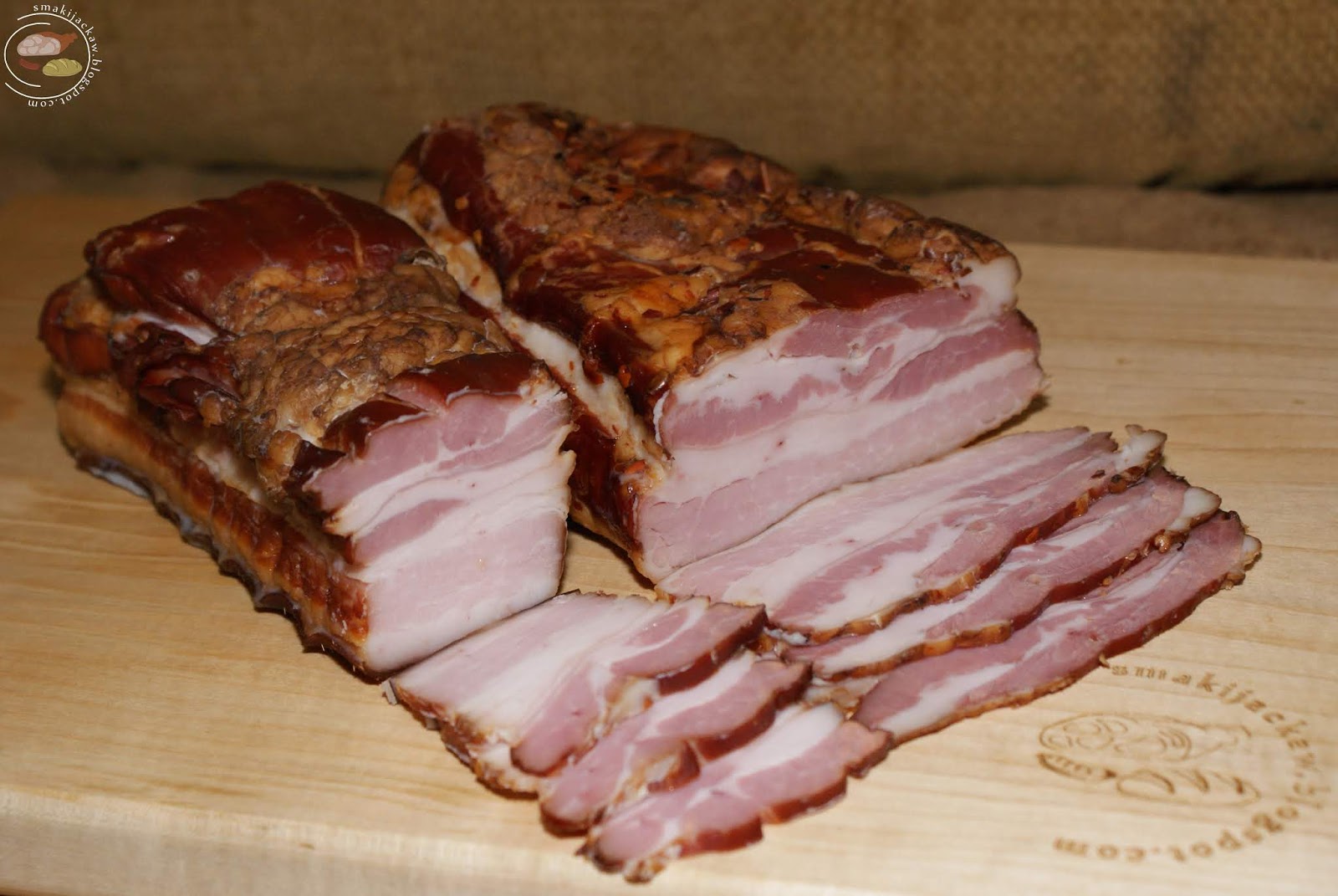 Domowy wyrób. Coś do chleba i talerza.: Boczek wędzony i podpiekany w ...