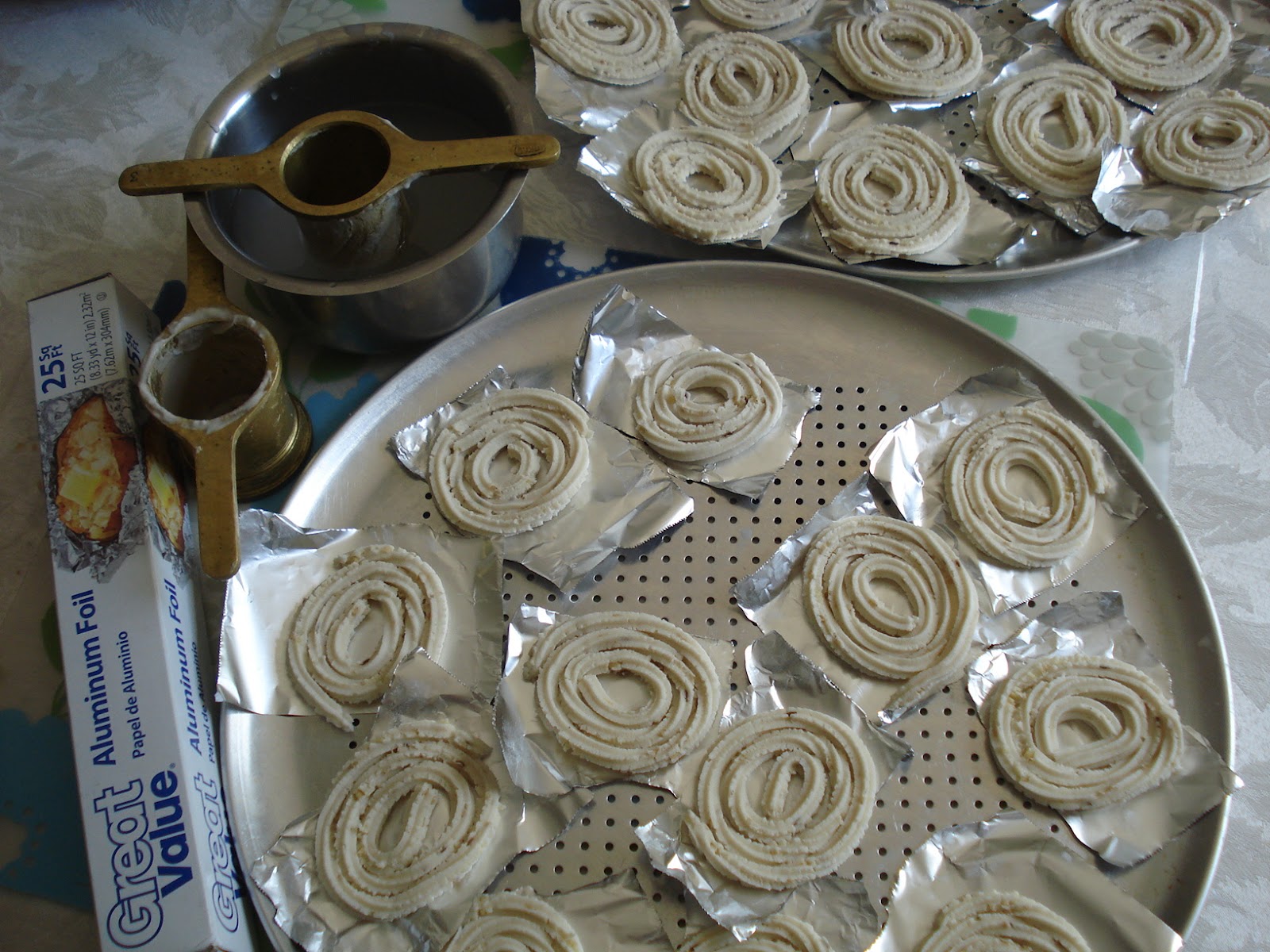 Recipes For Veggies: Chakuli/Muruku