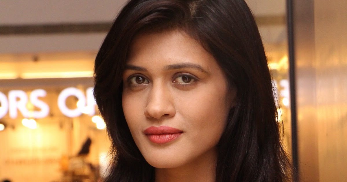 damsel4all: Kimaya Bhattacharya