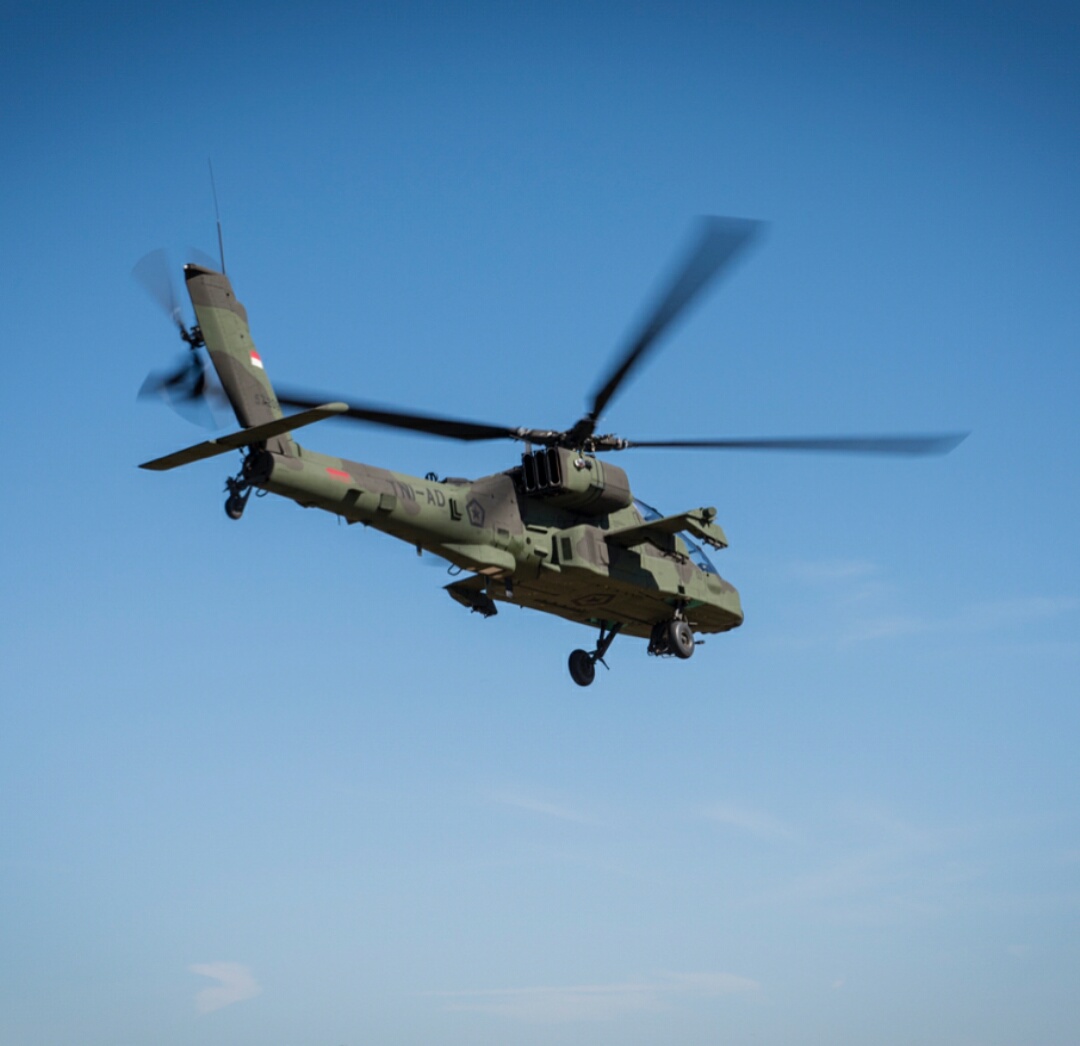 Garuda Militer: [Foto] Penampakan Helikopter Apache Penerbad