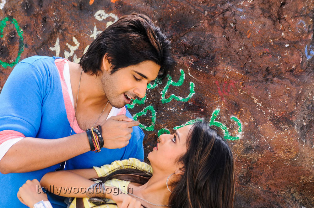Adda Movie Stills Sushant, Shanvi Movie