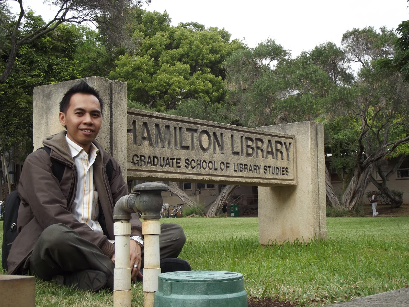 Hamilton Library at UH Manoa - Honolulu ~ Deep Blue Sea