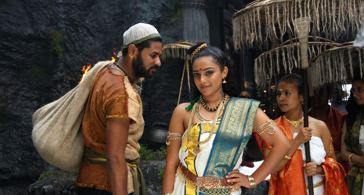 Genelia, Prithviraj, Tabu, Prabhu Deva, Nithya Menon in Urumi Movie ...