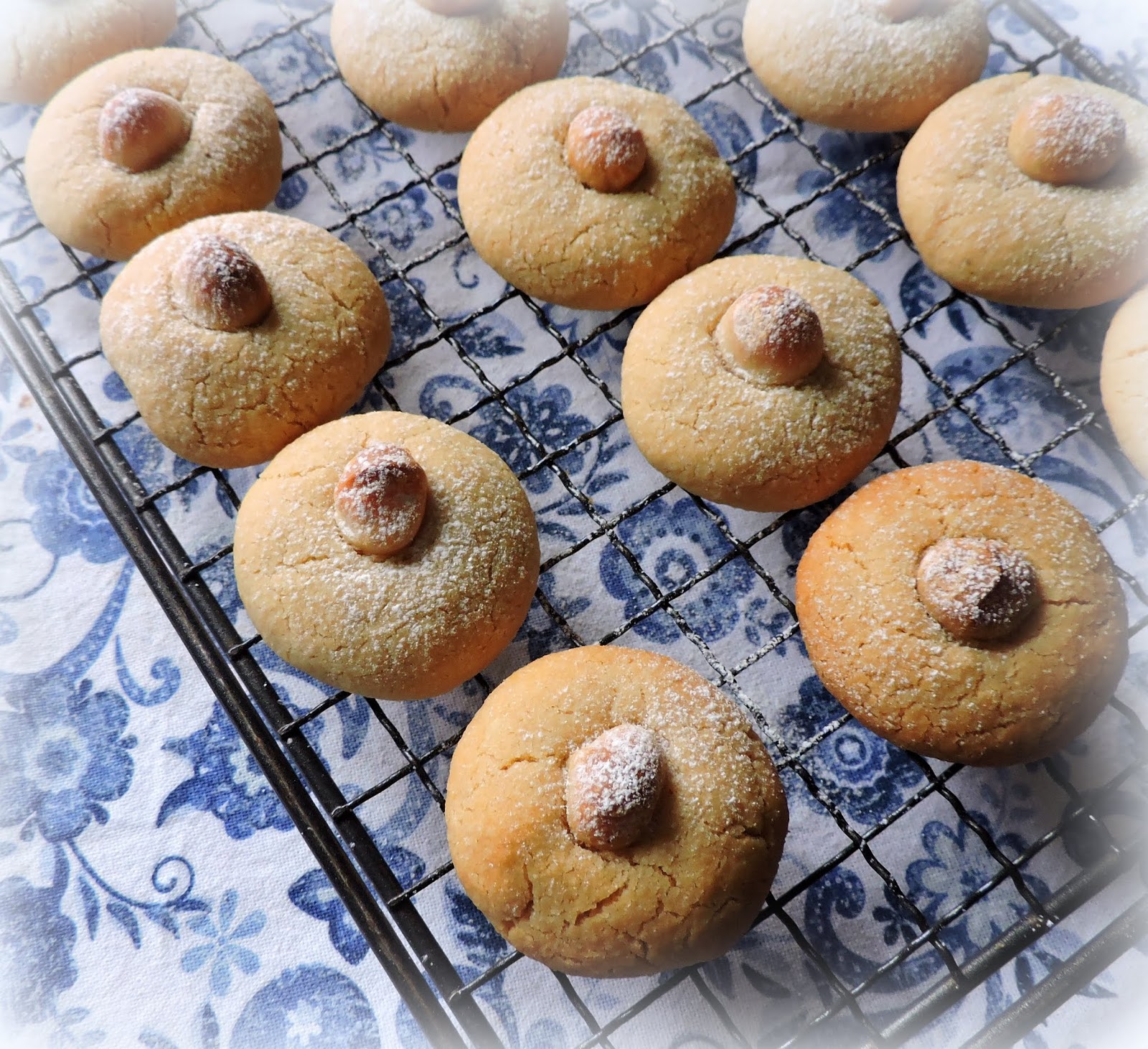Macadamia Shortbread Cookies | The English Kitchen