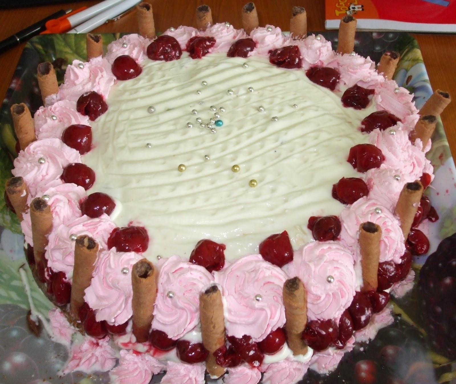 My cakes: Tort cu fructe si frisca