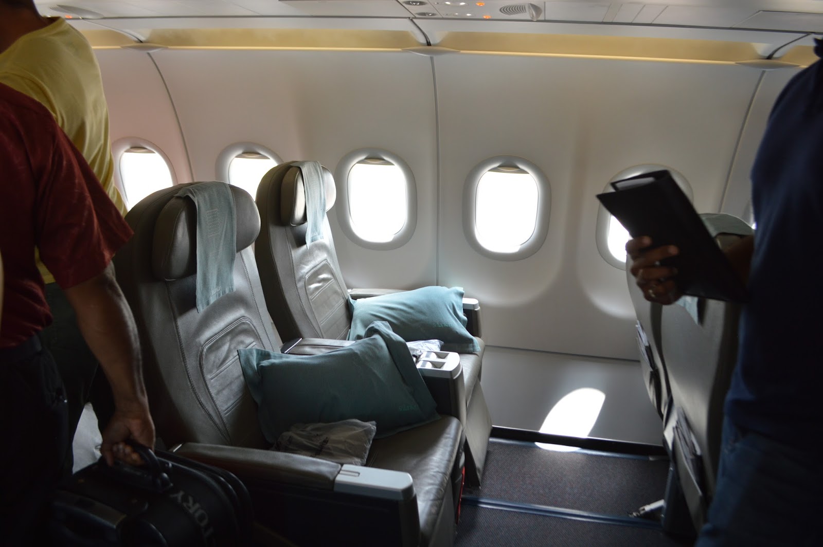 Sri Lankan Airlines Airbus A321 Business Class : Colombo to Singapore UL308