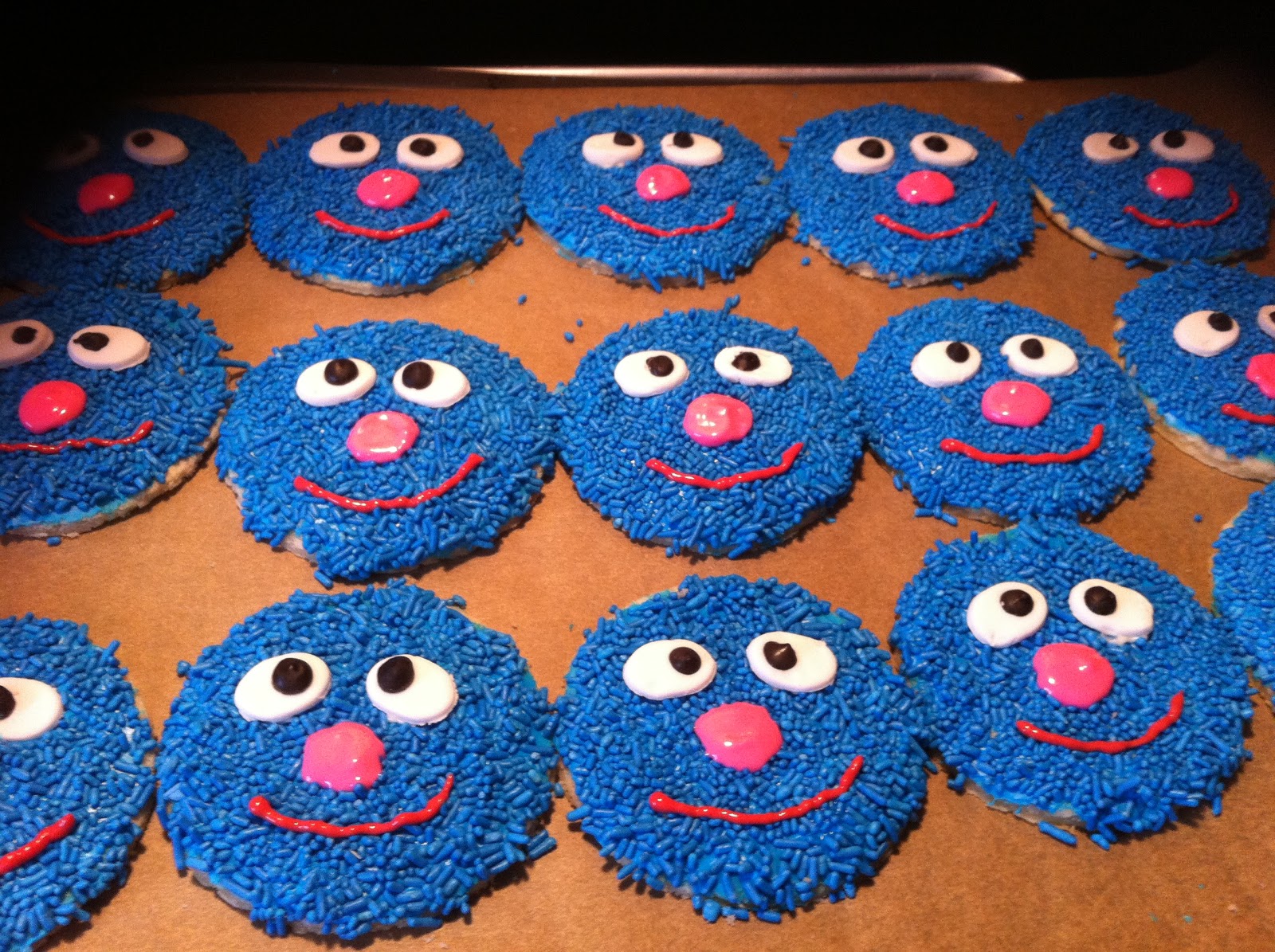 The Cookie Crumbles: Grover Cookies (Cookie Favors)