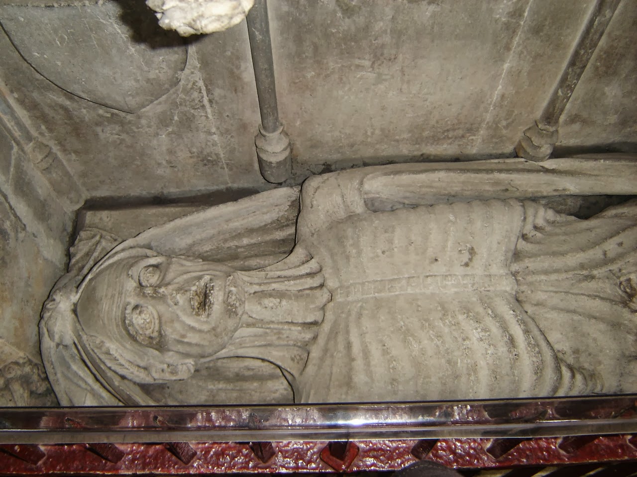 METAL ON METAL: Cadaver tombs