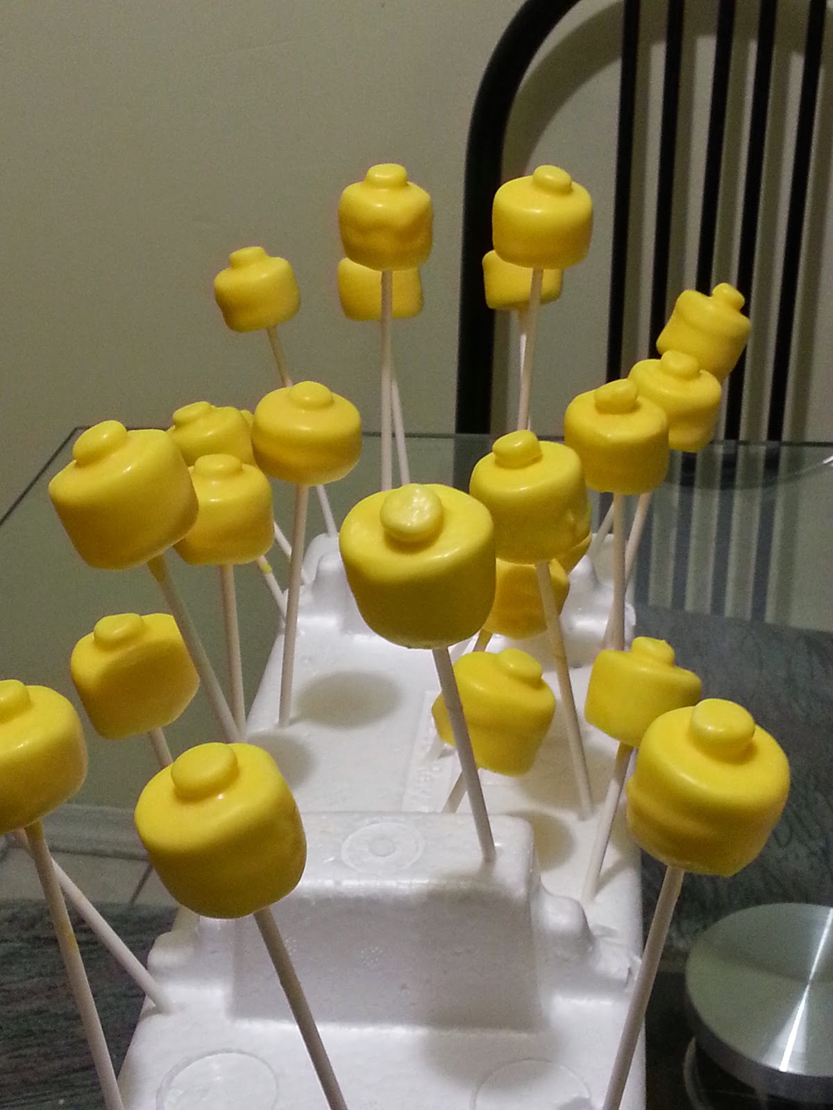 [Swaggy Simple Cakes]: Lego Marshmallow Pops, Lego Cookies and Lego Cake