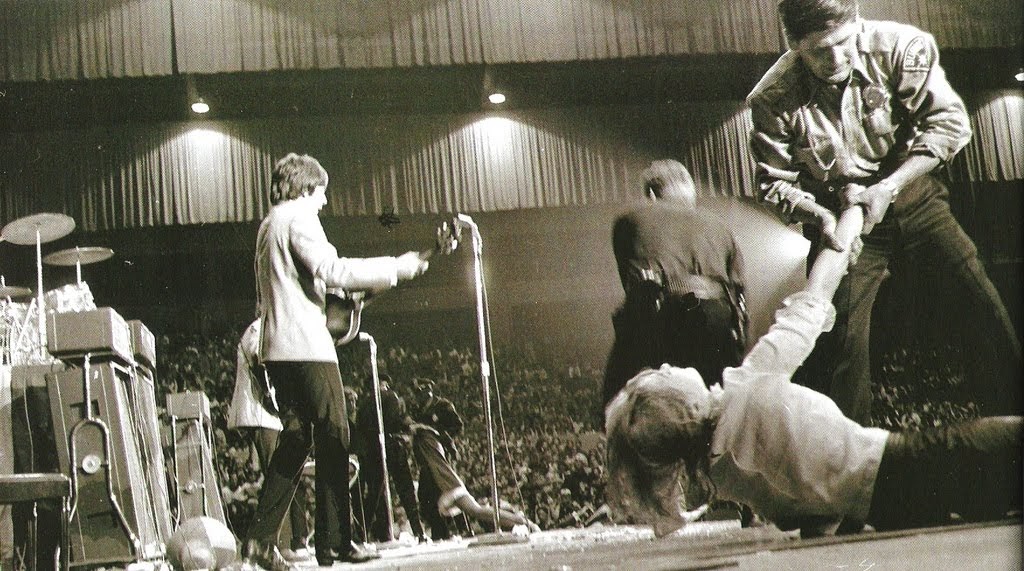 Meet the Beatles for Real: Rushing the stage