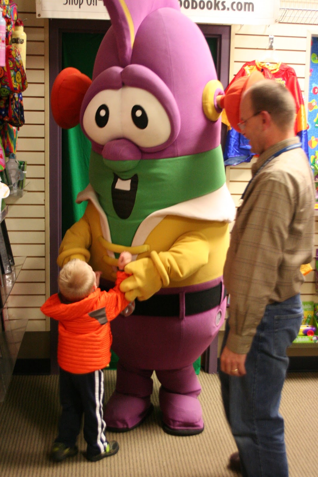 Wordless Wednesday ~ Meeting Super Larry Boy