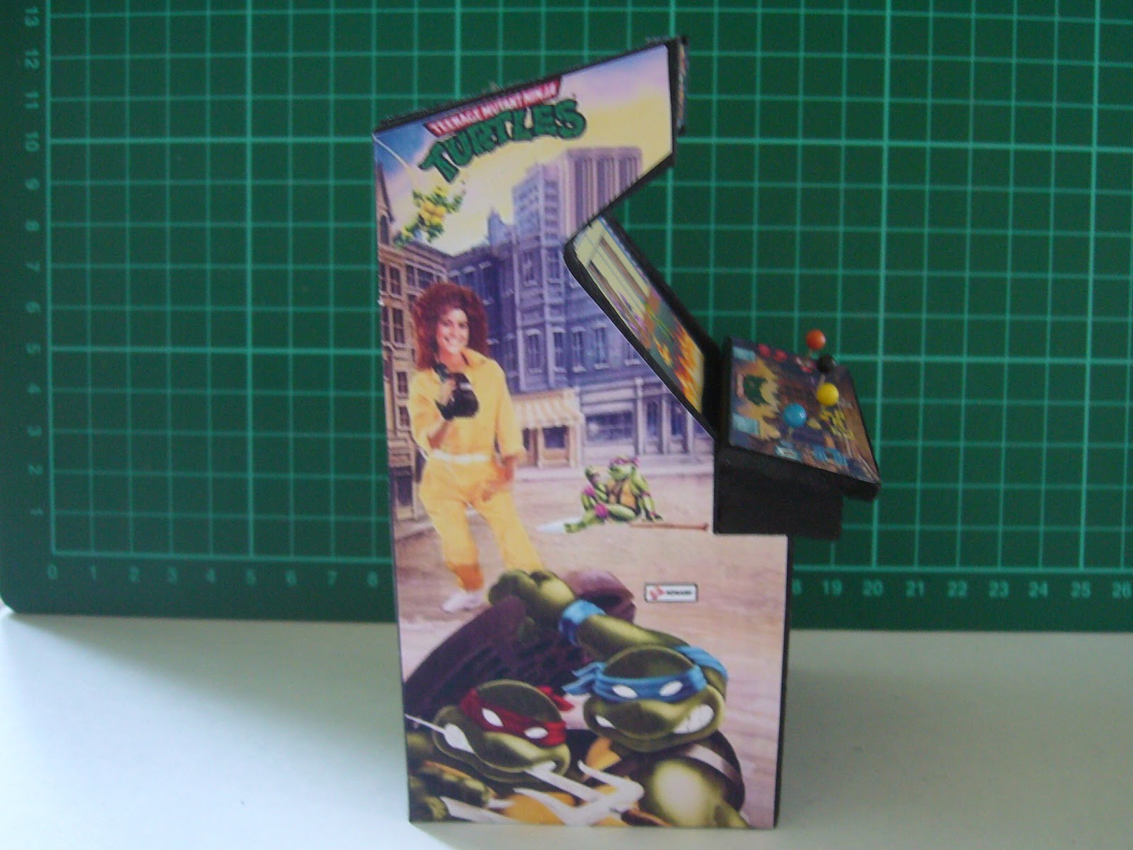 Retro Heart: TEENAGE MUTANT NINJA TURTLES - Custom Scale Arcade Model