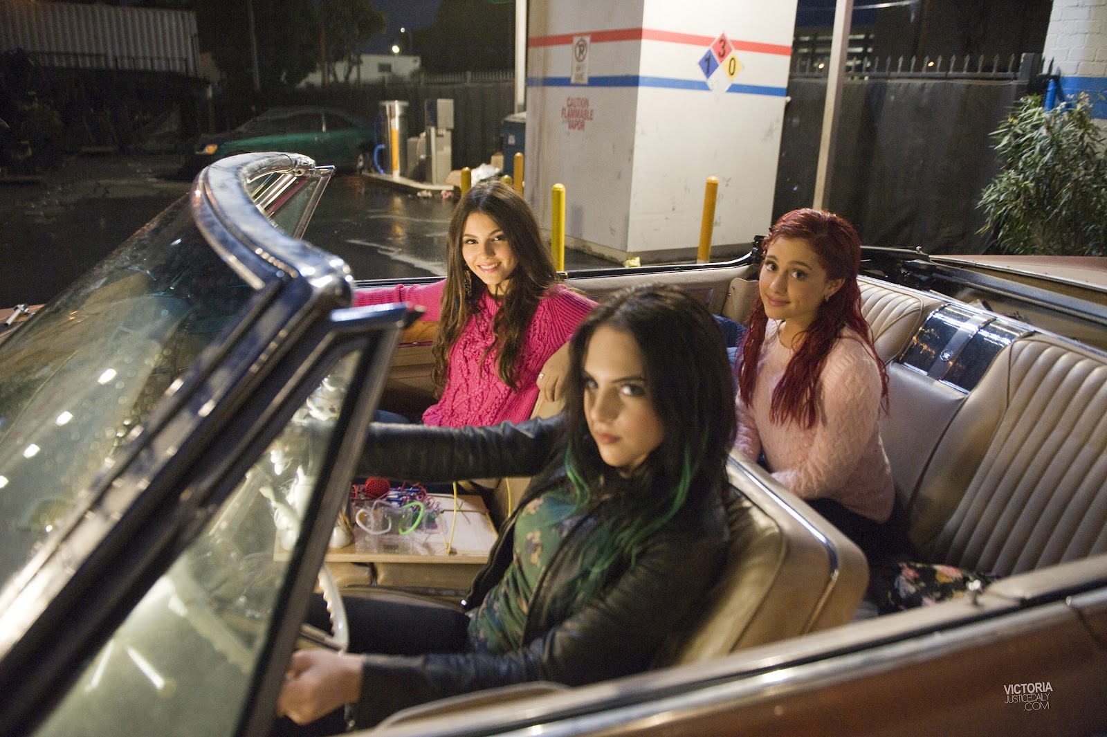 Victorious "Car, Rain, and Fire" - Official Promo + Stills ~ Globo Nick ...