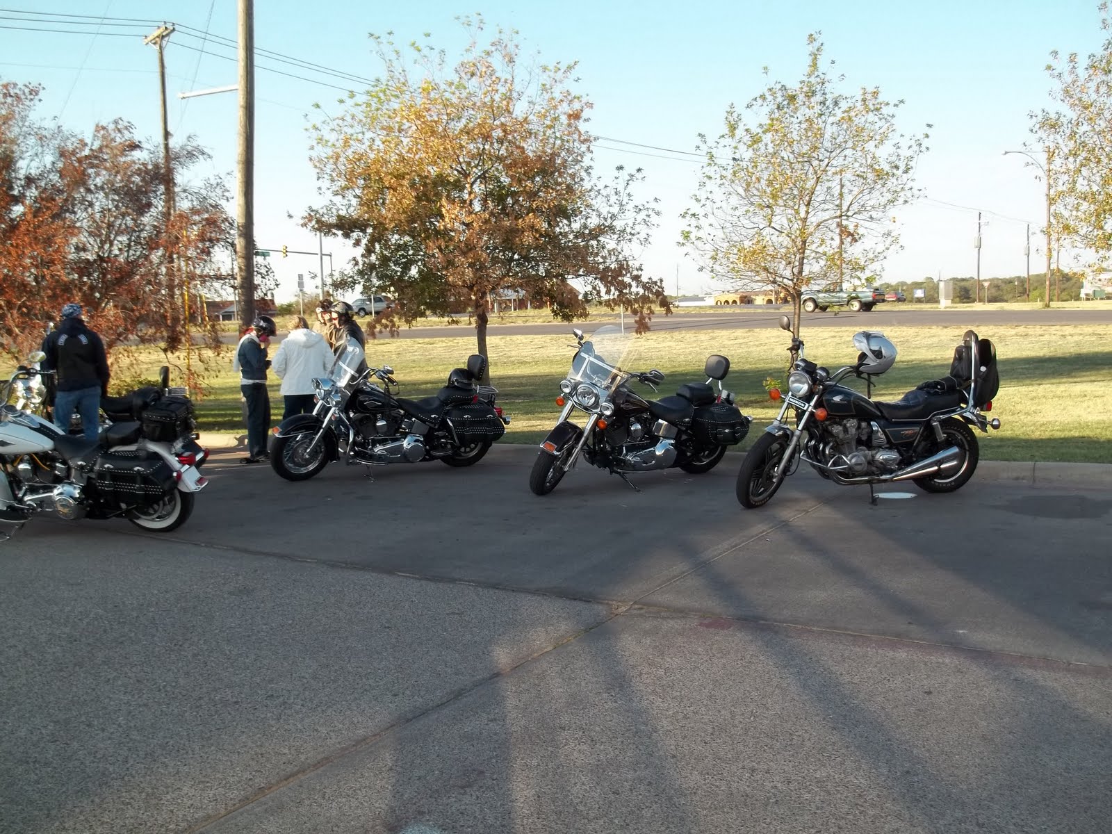 USHELLIT PEA SHELLERS AND PECAN NUT CRACKERS