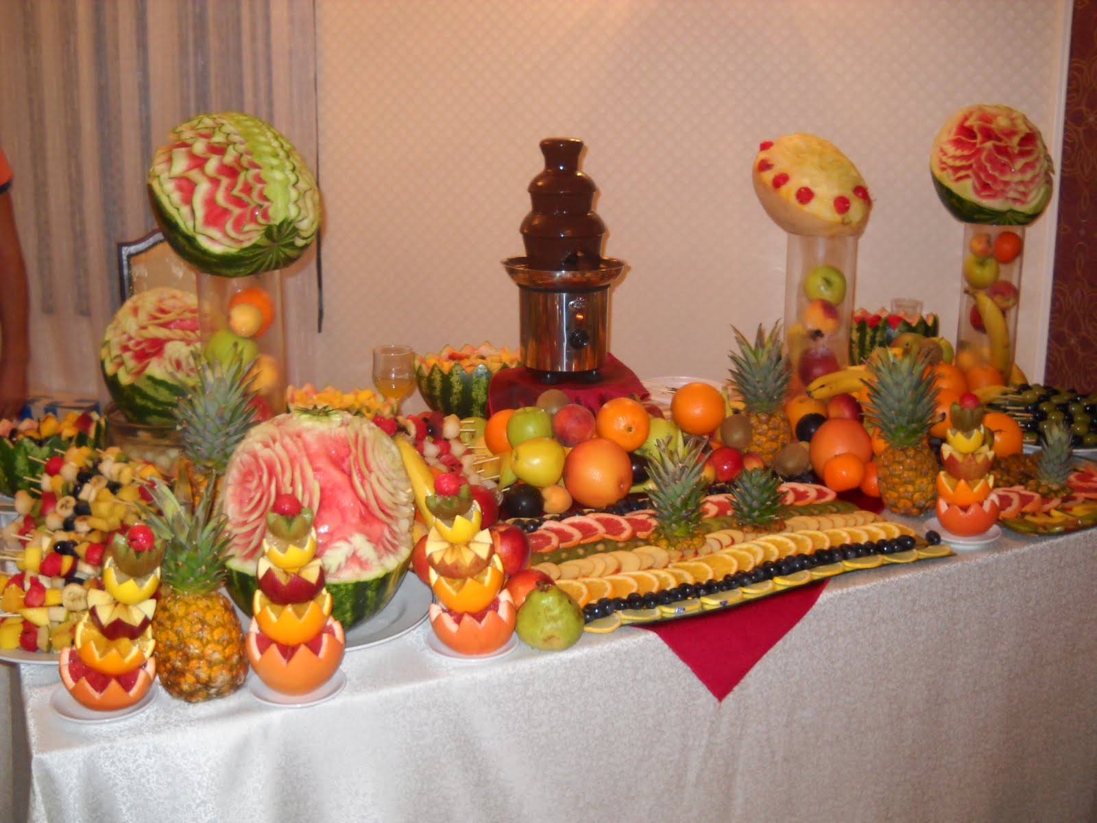 sculpturi in fructe: sculpturi in fructe