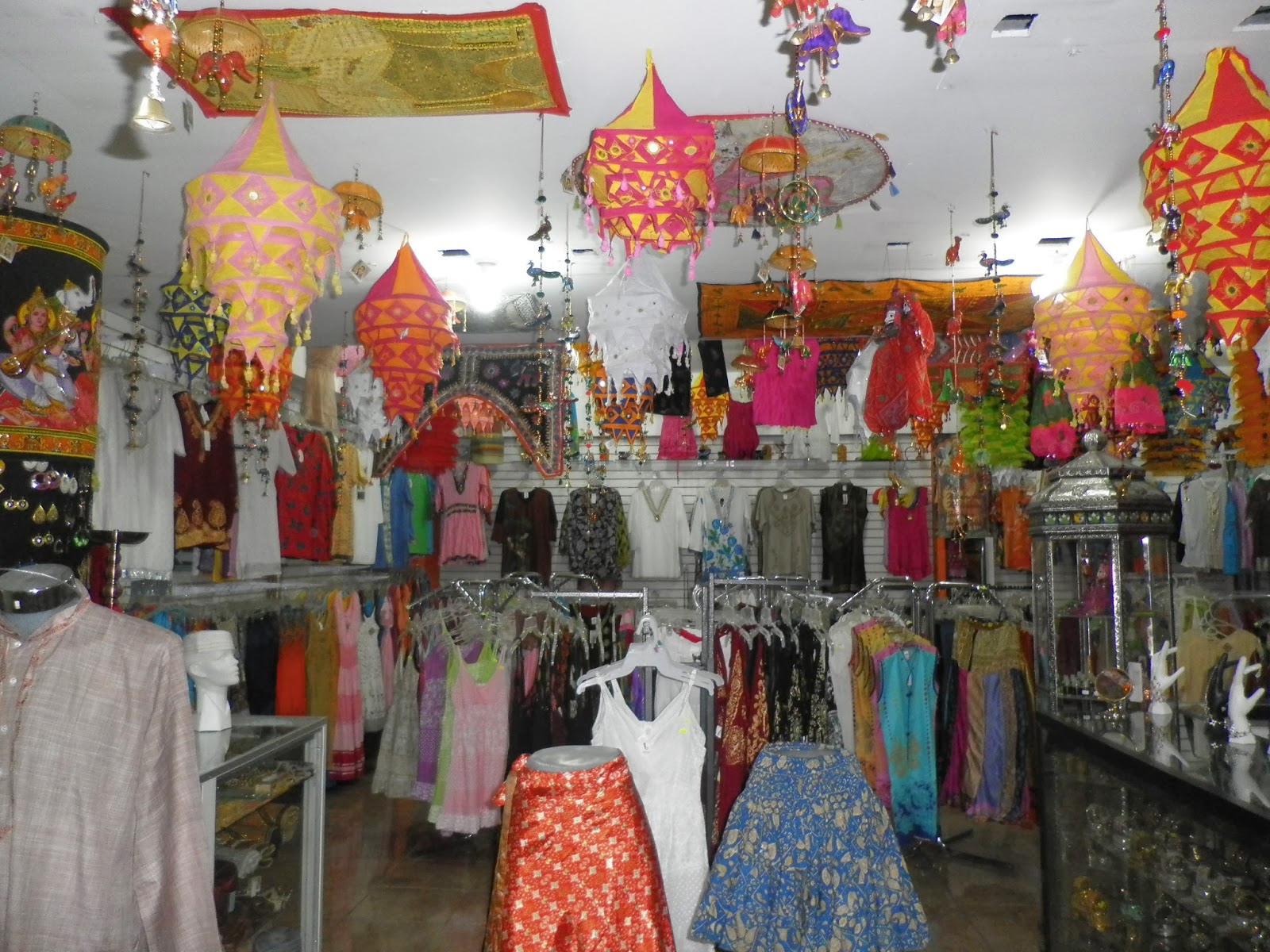 ** INDIA MISTICO **: BOUTIQUE HINDU( ROPA INDU)