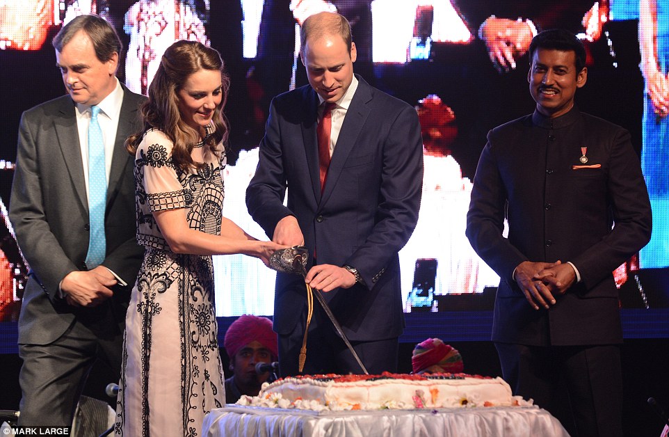 Kate Middleton wears Alice Temperley for Delhi Garden Party