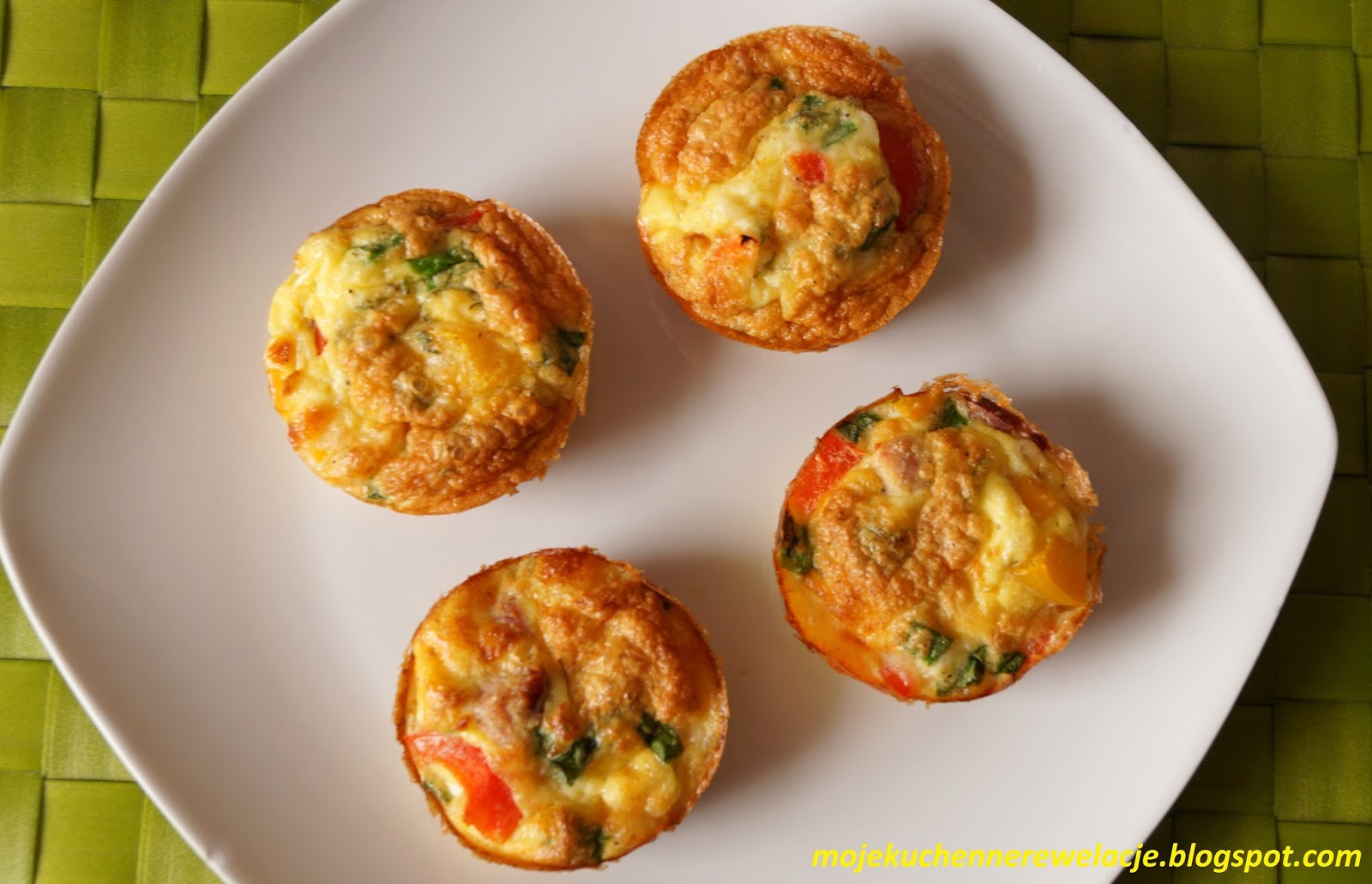 Moje Kuchenne Rewelacje : Muffinki śniadaniowe z szynką, serem i warzywami
