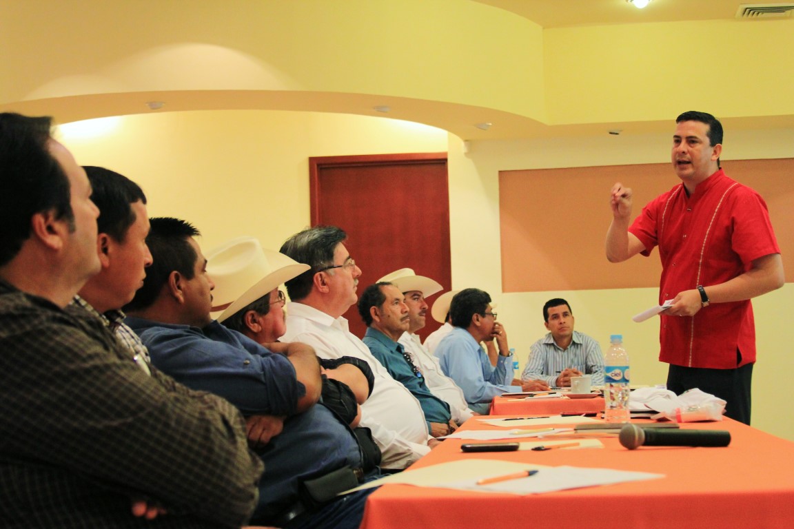 NOTICIAS DE NUEVO LAREDO: Clausura Ramiro Ramos capacitación a cuadros ...