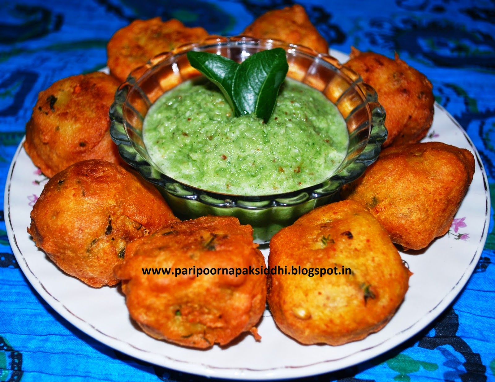 Paripoorna Paksiddhi : BATATA VADA / DEEP FRIED SPICY POTATO DUMPLINGS ...