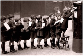 Comment ça se dit en français?: à la queue leu leu