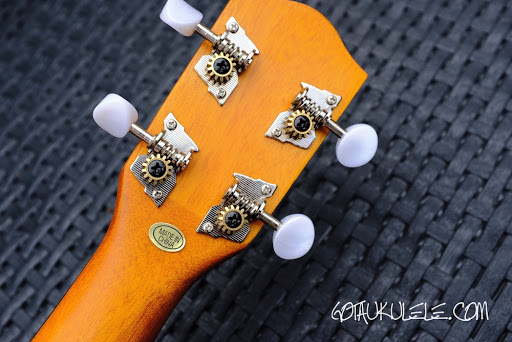 Clearwater UCW7R/PU Roundback Concert Ukulele - REVIEW