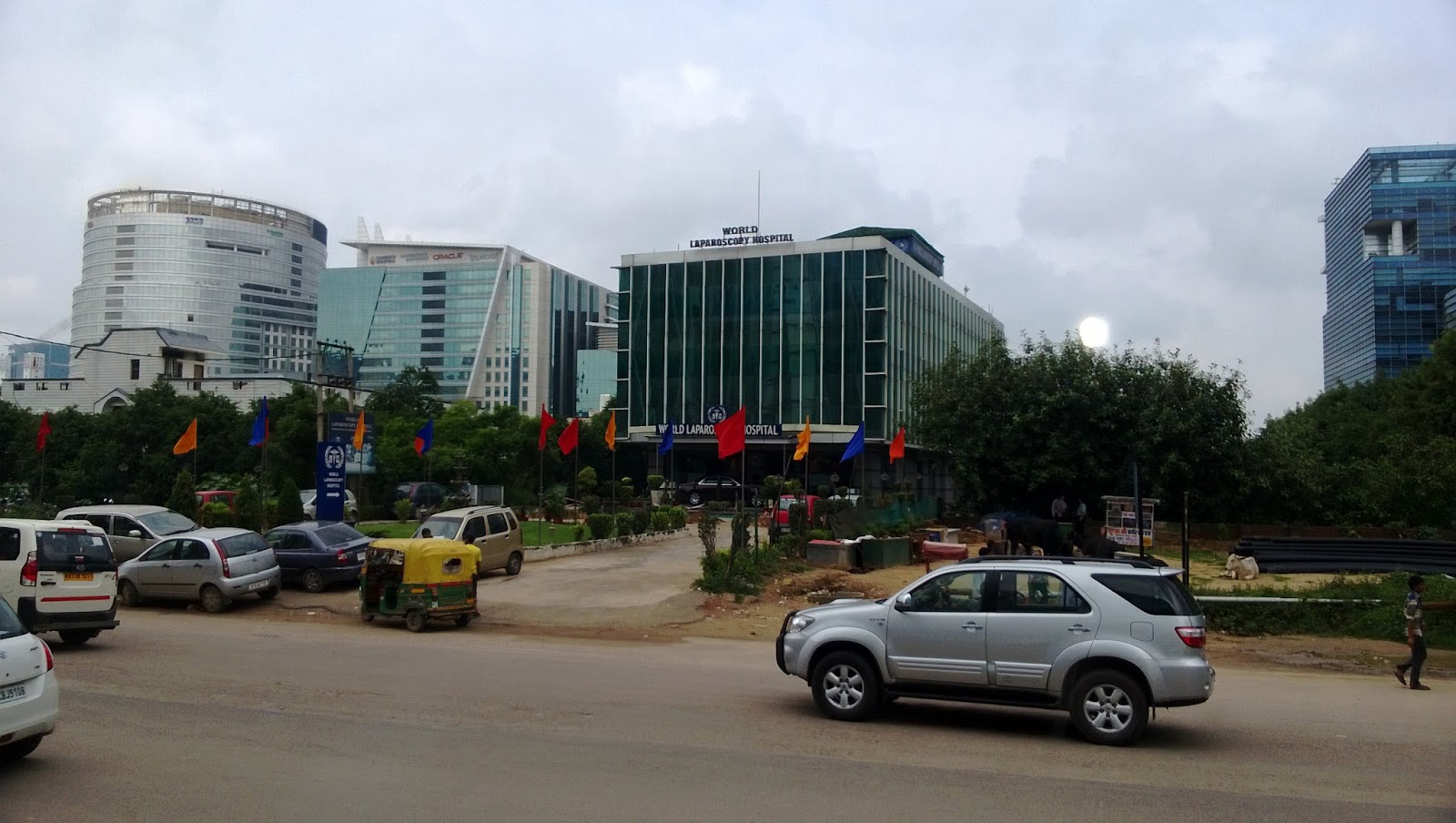 Pictures and Stories: Gurgaon roads and buildings, Gurgaon, Haryana