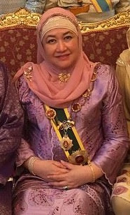 WARISAN RAJA & PERMAISURI MELAYU: Permaisuri dan Puteri Berhijab.