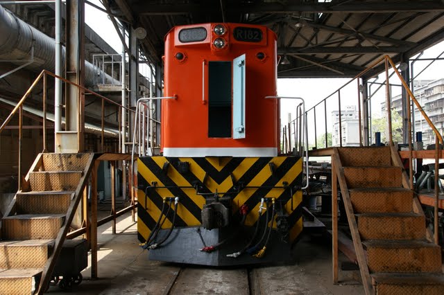 Blair's 鐵道攝影: R180/R190型柴電機車 / TRA R180/190 Type Diesel-electric Locomotive