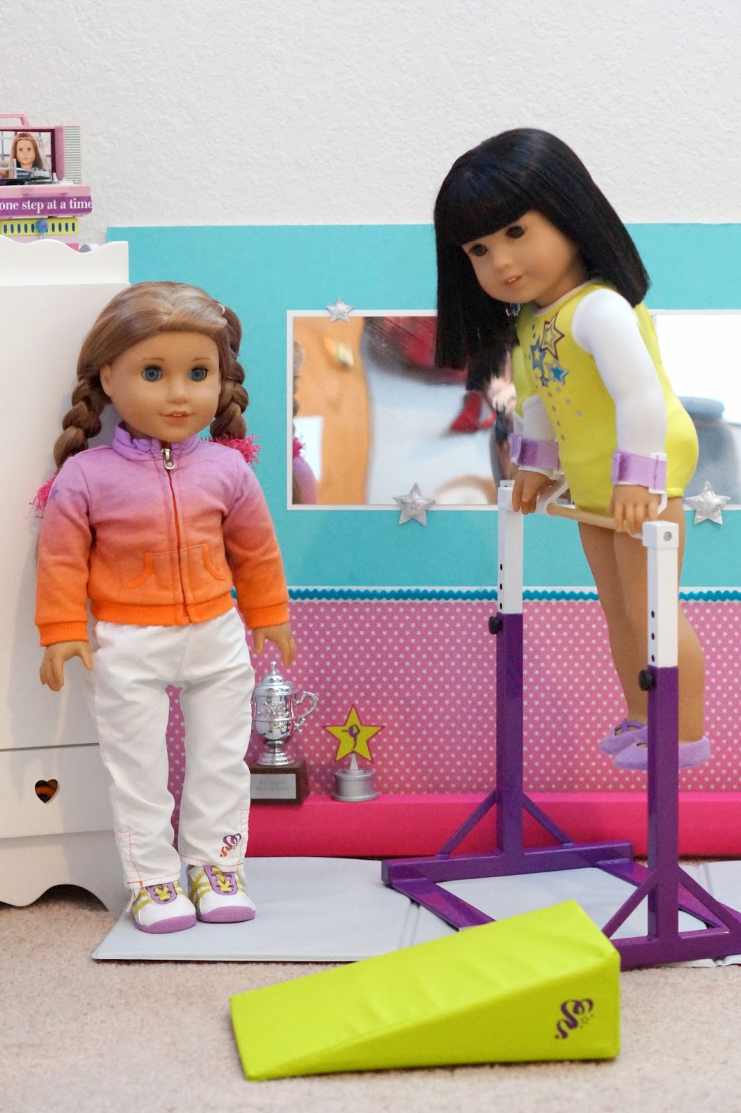 American Girl Doll Play: Some of Zoey's Favorite Christmas Doll Items...