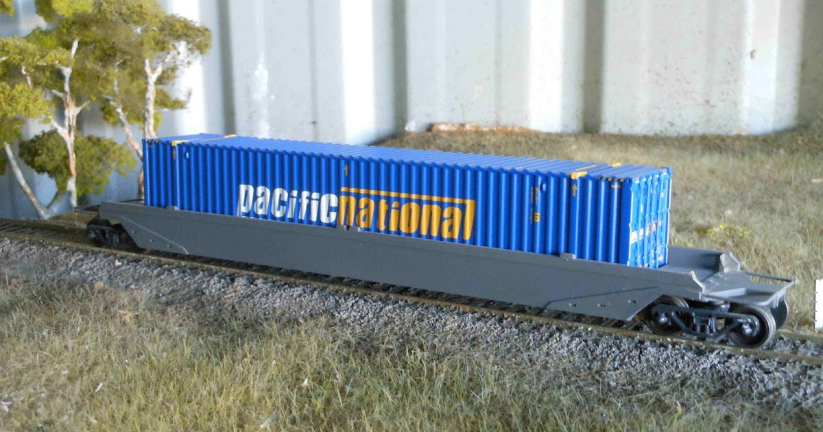 Andrew's Main South Line: Southern Rail 48' containers