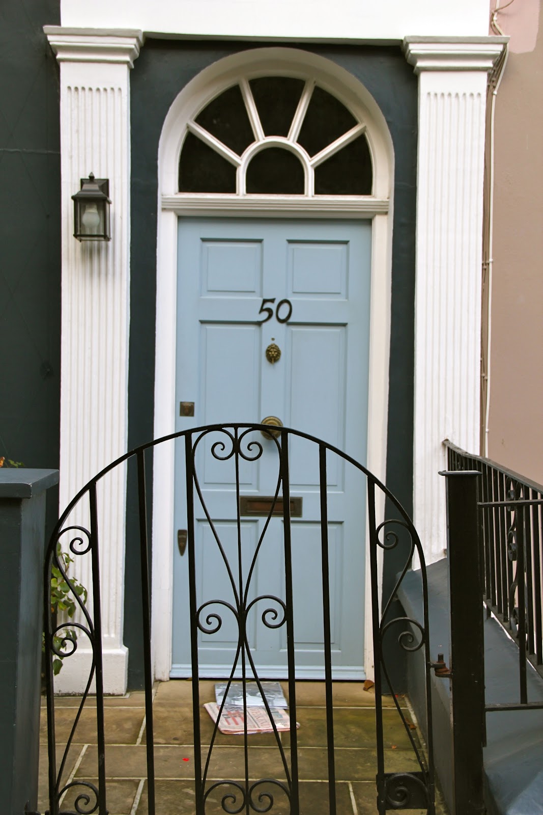 Line RW: Notting Hill Doors