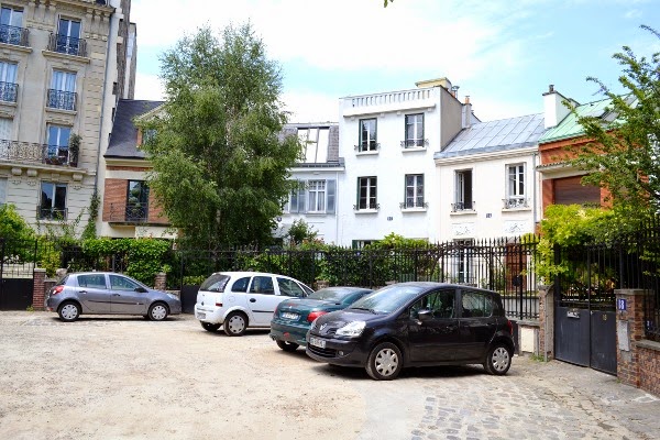 Art et glam: La rue Hallé, Paris 14e, ses maisons et ses jardins