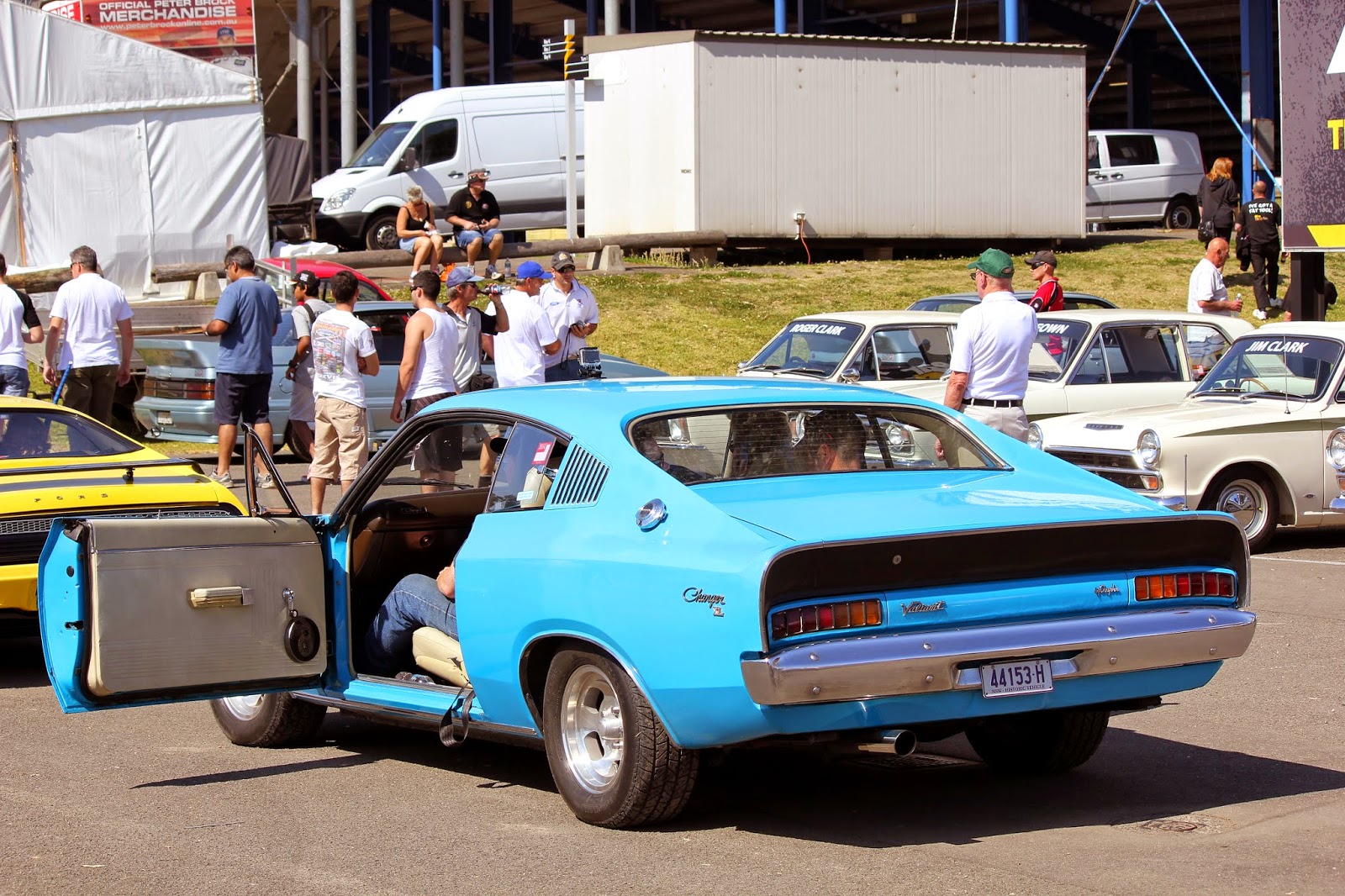 Aussie Old Parked Cars: 1973 Chrysler VJ Valiant Charger XL E49 Six ...