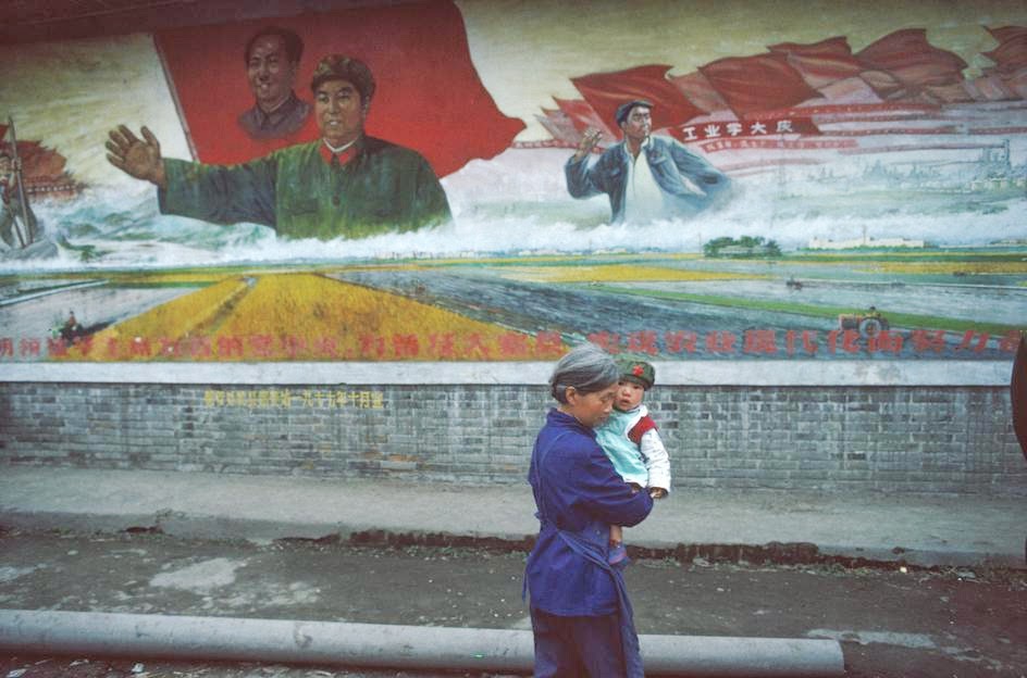Color Photos of Daily Life in China in the 1970s ~ Vintage Everyday