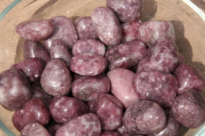 Crystals and Gemstones: Lepidolite Healing Properties