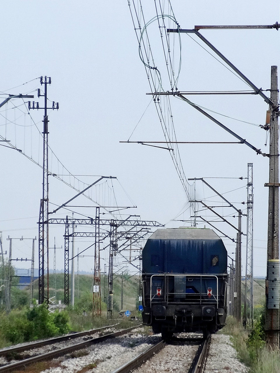 Na linii 61 i herbskiej stacji. Pracowita SM42-1306 typ 6Dg/B | Kolejowe Kielce