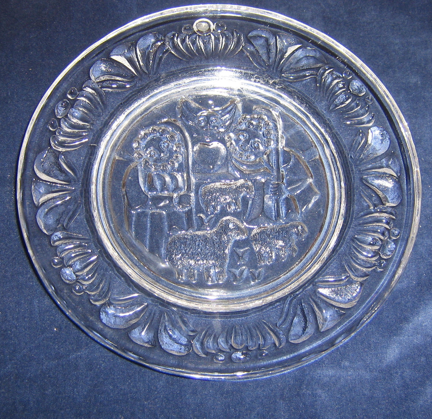 Carola Nativity Gallery: Orrefors Nativity Themed Christmas Plates