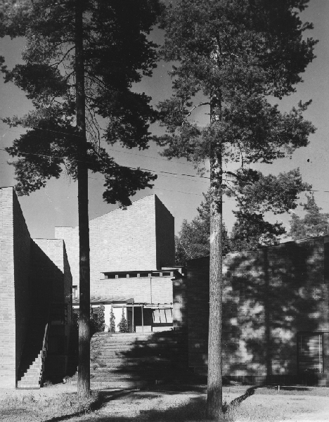 Arquitectura Moderna: Reseña: Ayuntamiento de Säynätsalo (1949) Arquitectura Moderna: Reseña: Ayuntamiento de Säynätsalo (1949)