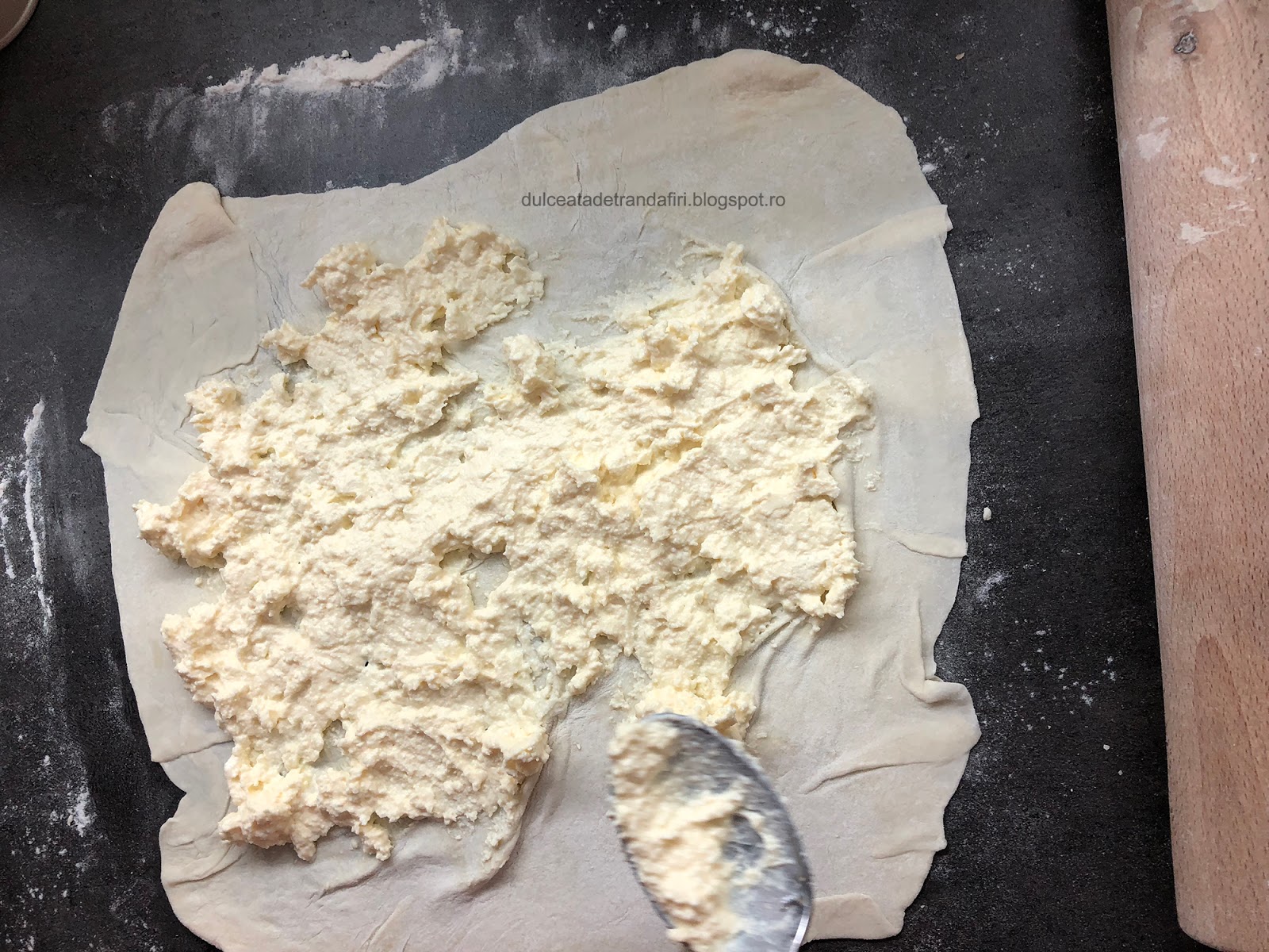 Dulceata de trandafiri: Foi de placinta facute in casa (placinta cu ...