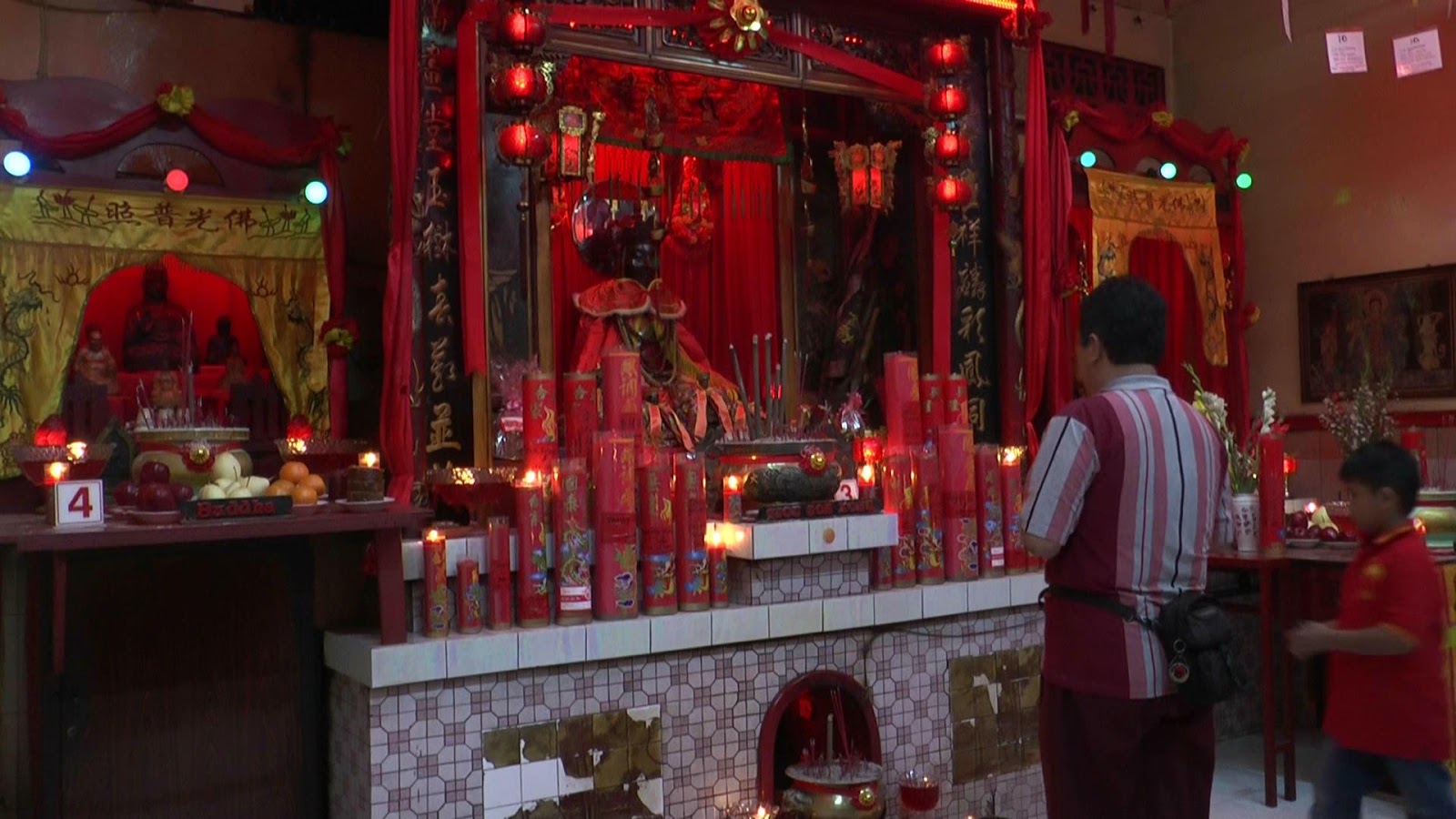 Pesta kembang Api Dan Atraksi Barongsai Ramaikan Tahun Baru Imlek di ...