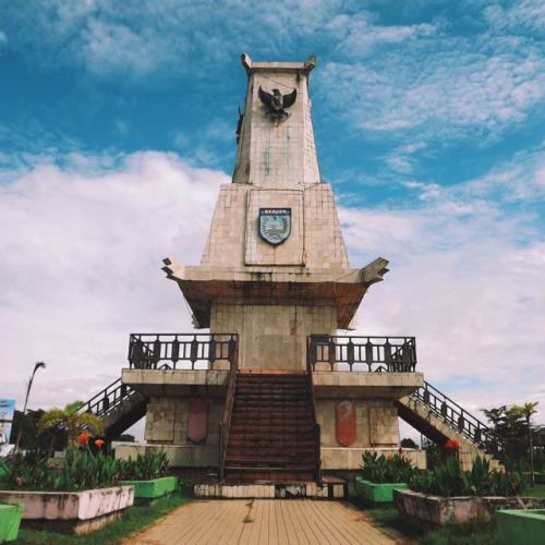 INSTAKALIMANTAN by Hanafi: TUGU-TUGU KOTA MARTAPURA