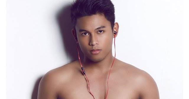 Man Central: AJ Cabrera: Shirtless